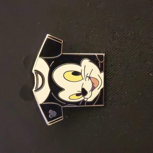 Disney | Jewelry | Disney Figaro Pin | Poshmark